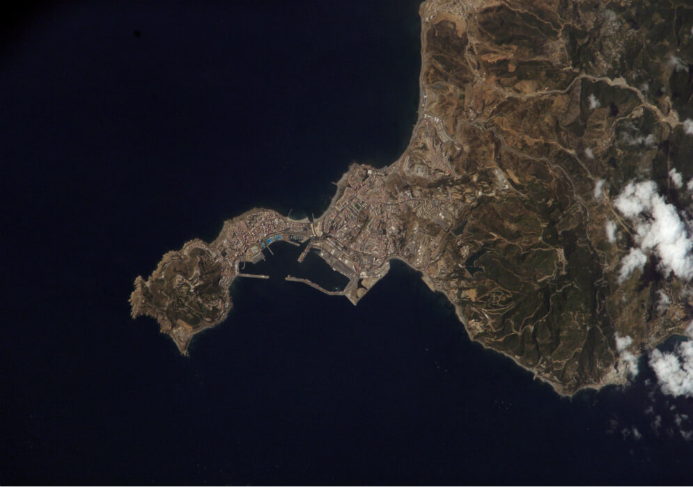 La NASA: ¿Cómo se ve España desde el espacio? - La península de La Almina